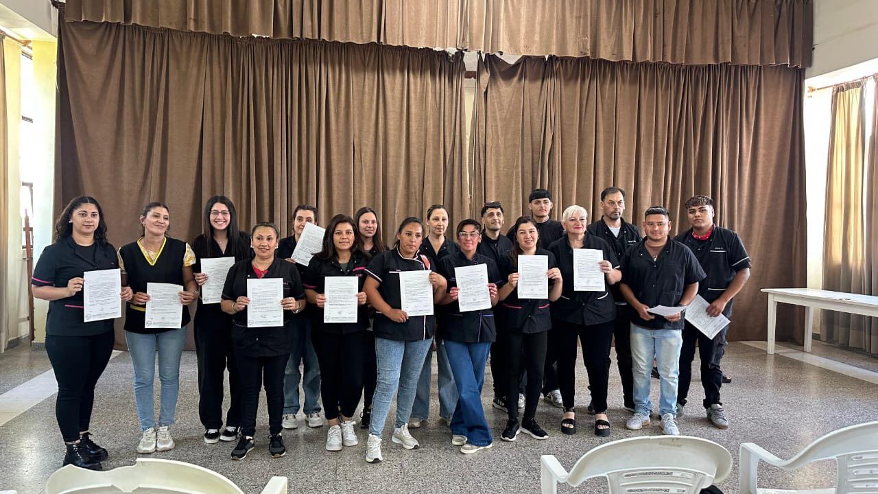 Villaguay incorporó nuevos profesionales matriculados en peluquería y ...